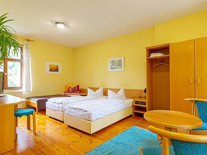 12 M² Hotel ∙ 1 Bedroom ∙ 2 Guests - Cottbus