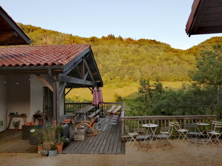 200 M² Gîte ∙ 7 Habitaciones ∙ 15 Huéspedes - Ambérieu-en-Bugey