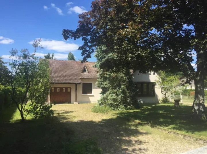 100 M² Maison De Vacances ∙ 4 Chambres ∙ 8 Personnes - Vierzon