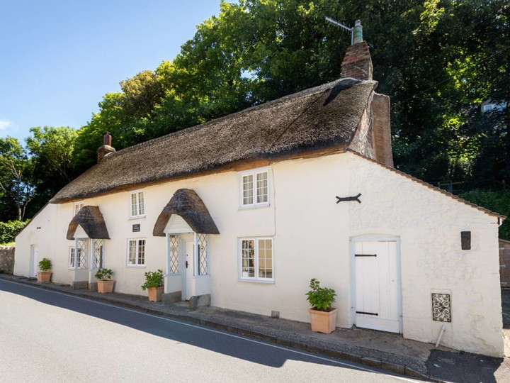 Cottage ∙ 4 Bedrooms ∙ 6 Guests - Lulworth Cove