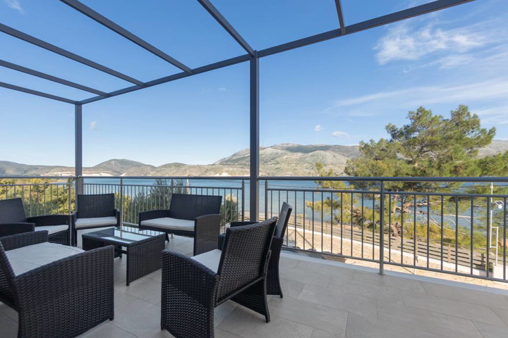 120 M² Apartment ∙ 4 Bedrooms ∙ 8 Guests - Kefalonia