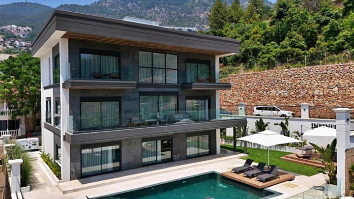 300 M² Villa ∙ 3 Bedrooms ∙ 6 Guests - Alanya