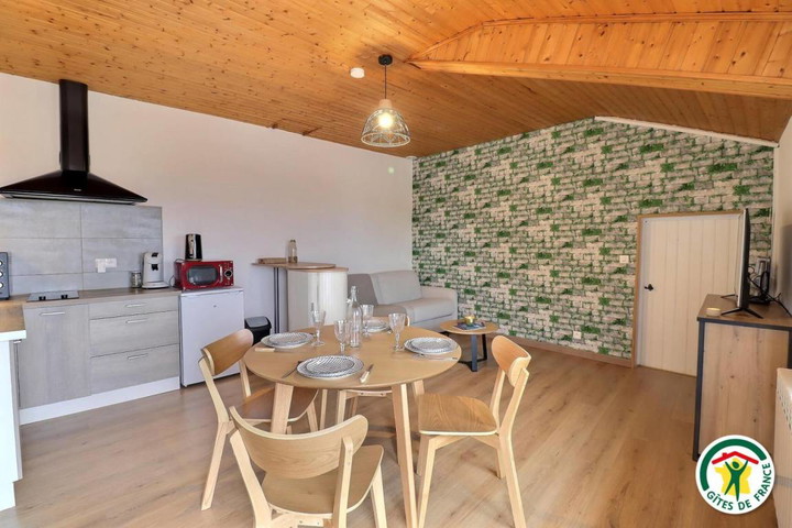 35 M² Gîte ∙ 1 Chambre ∙ 4 Personnes - Rhône-Alpes