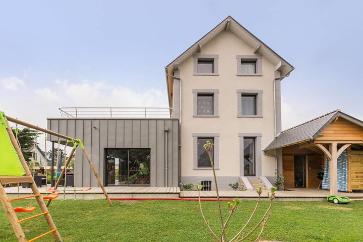 160 M² Gîte ∙ 6 Chambres ∙ 12 Personnes - Manche