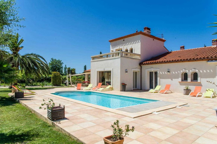 400 M² Gîte ∙ 6 Bedrooms ∙ 12 Guests - Perpignan