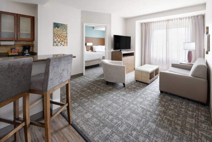 Hotel ∙ 1 Bedroom ∙ 4 Guests - Harrisburg, PA