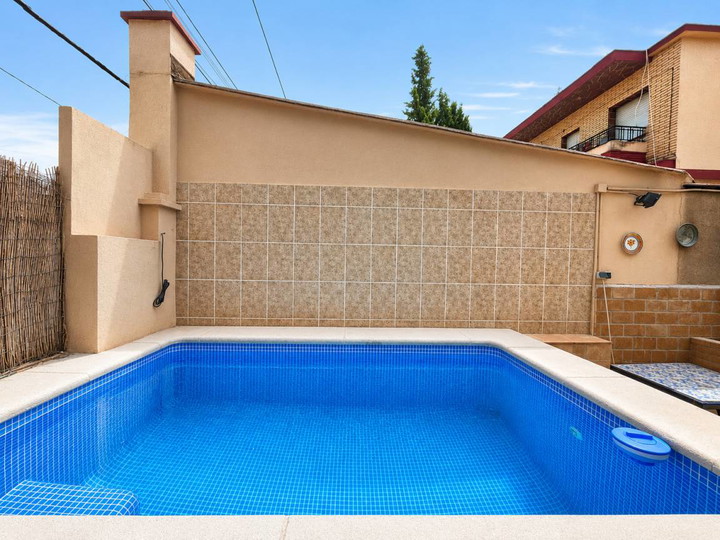 100 M² Chalet ∙ 3 Habitaciones ∙ 5 Huéspedes - Bétera