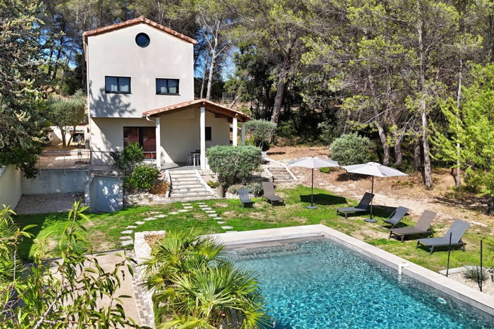 192 M² Maison De Vacances ∙ 5 Chambres ∙ 10 Personnes - Velaux
