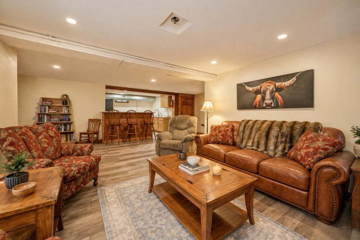 Apartment ∙ 3 Bedrooms ∙ 8 Guests - Sheridan, WY