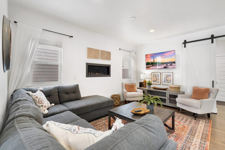 209 M² House ∙ 3 Bedrooms ∙ 8 Guests - Fort Collins, CO