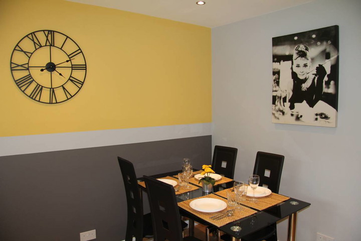 Apartment ∙ 2 Bedrooms ∙ 5 Guests - Hayes