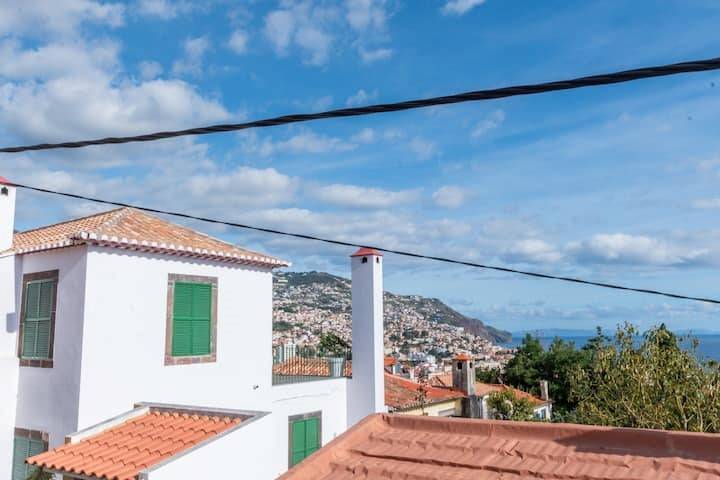 80 M² Ferienhaus ∙ 2 Schlafzimmer ∙ 4 Gäste - Funchal