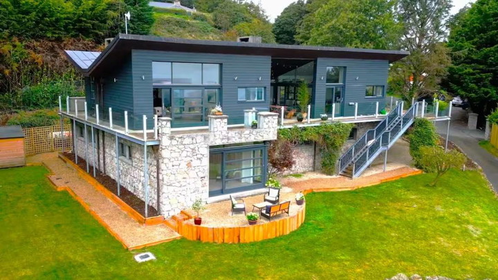 200 M² House ∙ 6 Bedrooms ∙ 12 Guests - Greystones