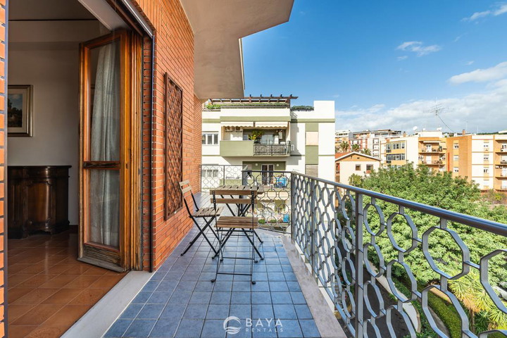 136 M² Apartment ∙ 3 Bedrooms ∙ 5 Guests - Cagliari