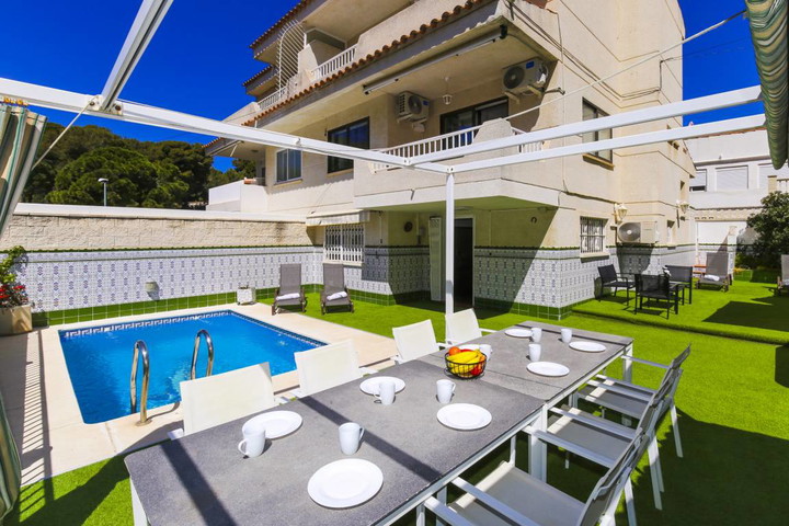 150 M² Maison De Vacances ∙ 6 Chambres ∙ 14 Personnes - La Pineda