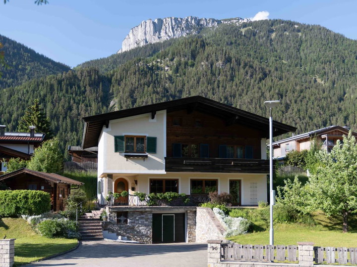 160 M² Chalet ∙ 5 Bedrooms ∙ 9 Guests - Waidring