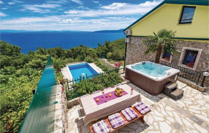 166 M² Maisonette ∙ 4 Bedrooms ∙ 9 Guests - Rijeka