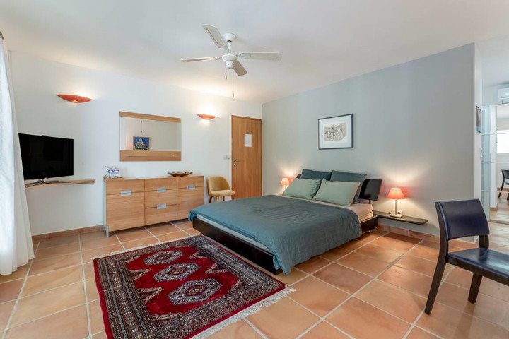25 M² Bed & Breakfast ∙ 1 Habitación ∙ 2 Huéspedes - Nyons