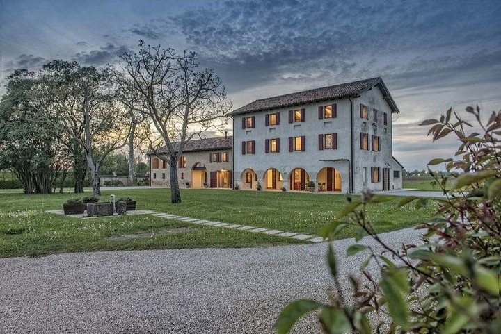 205 M² Farmhouse ∙ 5 Bedrooms ∙ 8 Guests - Treviso