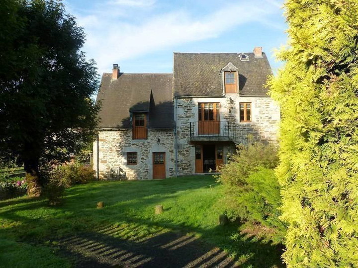97 M² Gîte ∙ 3 Chambres ∙ 4 Personnes - Puy-de-Dôme