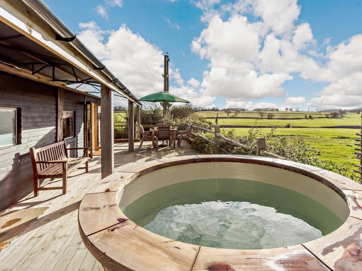 Camping ∙ 2 Bedrooms ∙ 4 Guests - Warwickshire