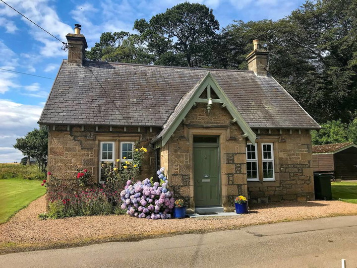 Cottage ∙ 2 Bedrooms ∙ 3 Guests - Elgin