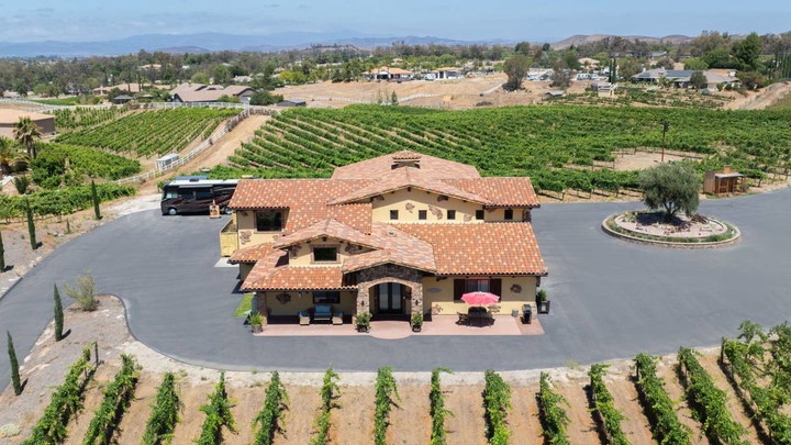 111 M² Casa ∙ 1 Habitación ∙ 4 Huéspedes - Temecula