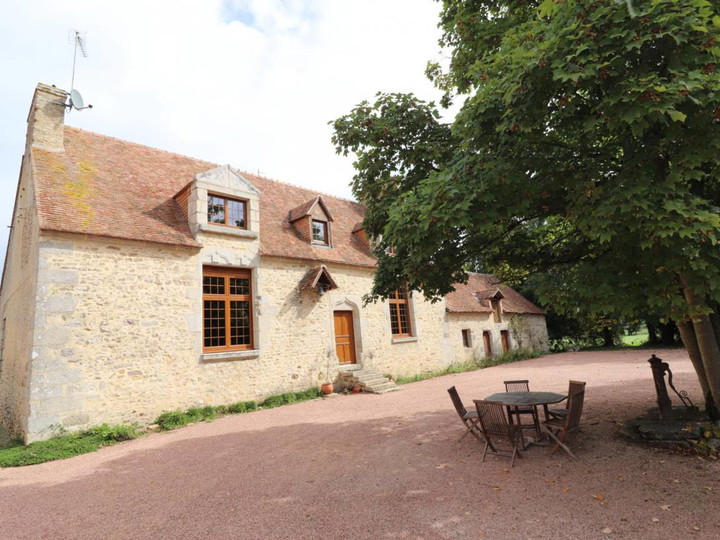 250 M² Cottage ∙ 4 Bedrooms ∙ 11 Guests - Alençon