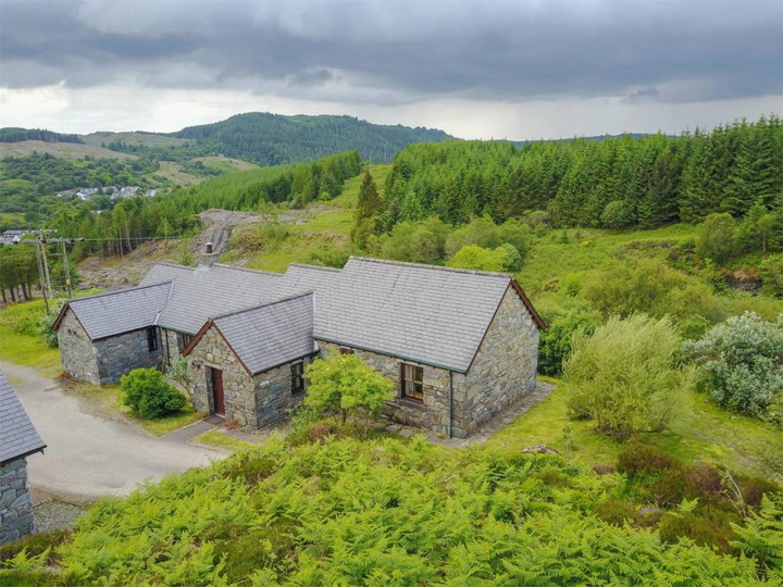 House ∙ 2 Bedrooms ∙ 4 Guests - Lochgilphead
