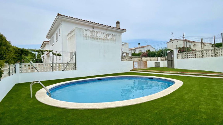 108 M² Maison De Vacances ∙ 2 Chambres ∙ 5 Personnes - L'Escala