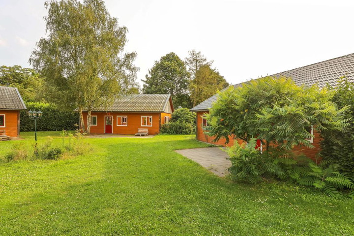 1200 M² Vivenda ∙ 26 Quartos ∙ 48 Hóspedes - Roermond