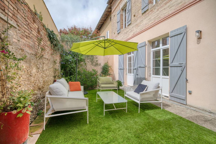 250 M² Maison De Vacances ∙ 4 Chambres ∙ 8 Personnes - L'Isle-Jourdain