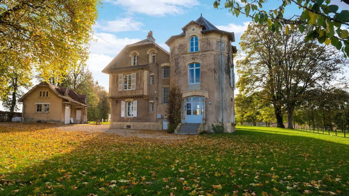 480 M² Apartment ∙ 7 Bedrooms ∙ 20 Guests - Ardennes