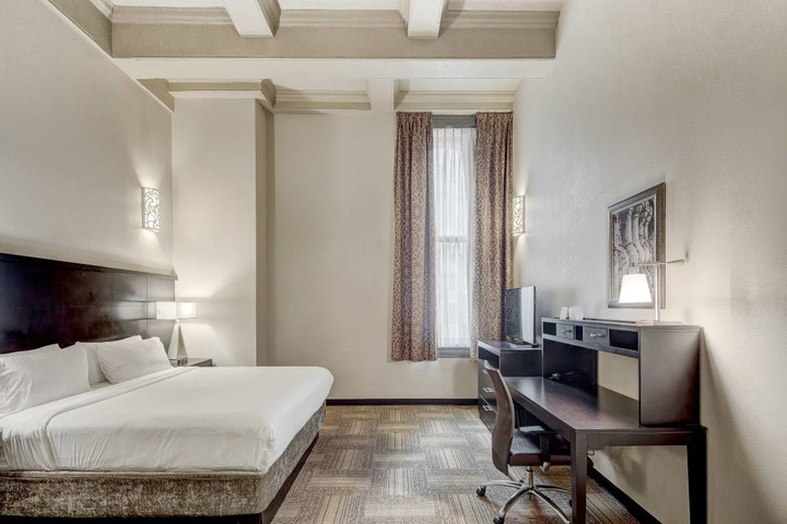 Hotel ∙ 1 Bedroom ∙ 2 Guests - Baltimore, MD