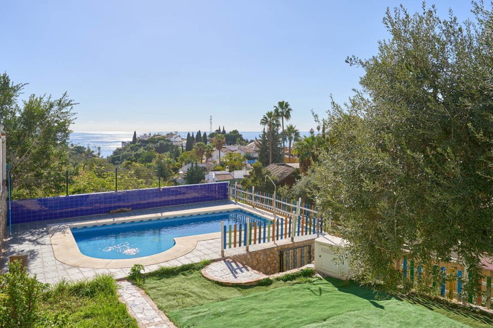 70 M² Apartamento ∙ 2 Habitaciones ∙ 4 Huéspedes - Rincón de la Victoria