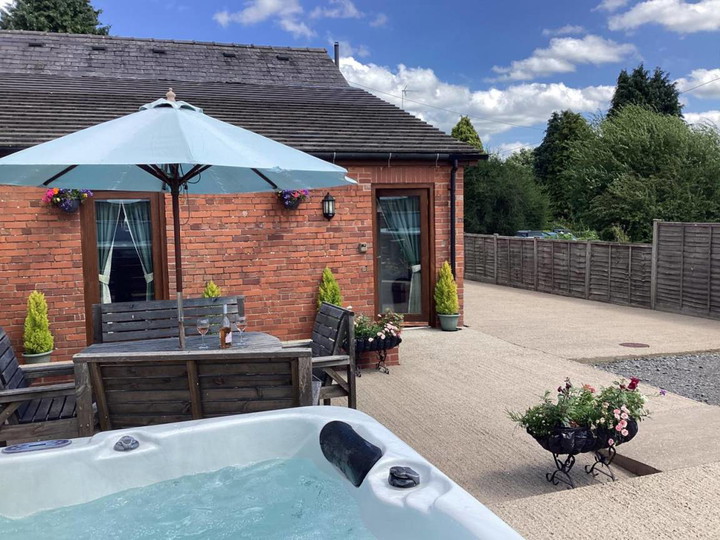 Cottage ∙ 3 Bedrooms ∙ 5 Guests - Cheshire