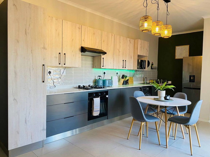 67 M² Apartment ∙ 2 Bedrooms ∙ 7 Guests - Midrand