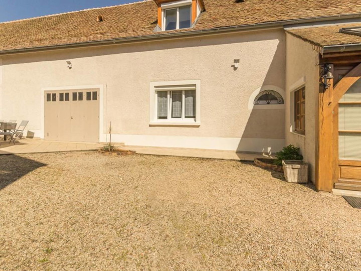 120 M² Cottage ∙ 4 Bedrooms ∙ 9 Guests - Beaune