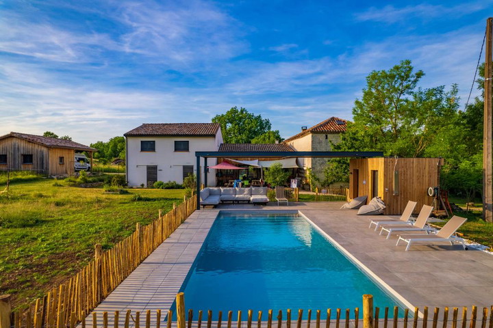 450 M² Maison De Vacances ∙ 10 Chambres ∙ 32 Personnes - Cahors