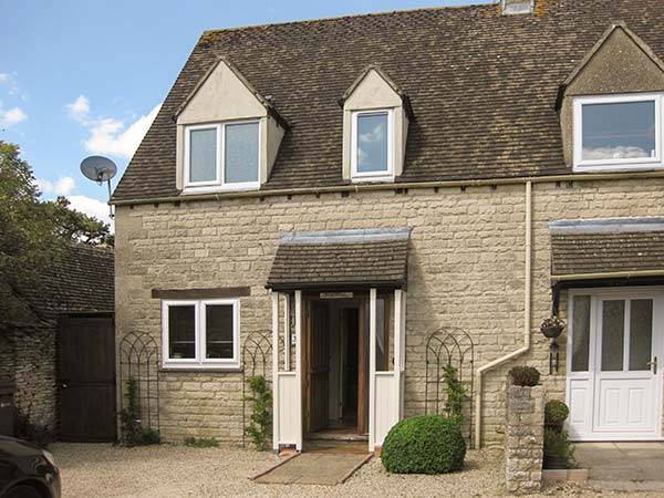 Cottage ∙ 2 Bedrooms ∙ 4 Guests - Moreton-in-Marsh