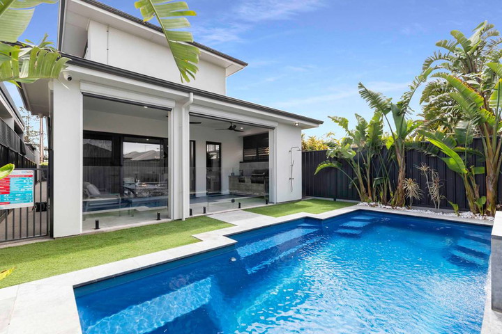 290 M² House ∙ 4 Bedrooms ∙ 14 Guests - Adelaide