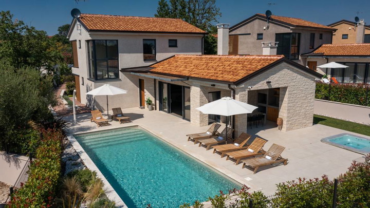 180 M² Villa ∙ 4 Schlafzimmer ∙ 8 Gäste - Vrsar