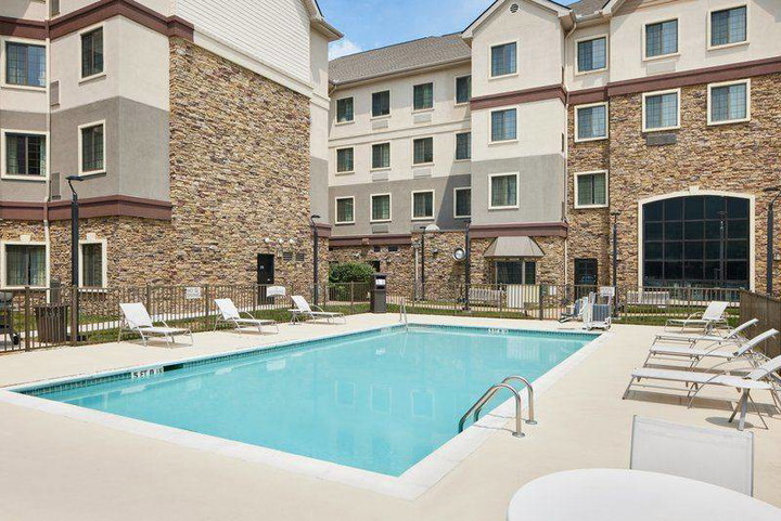 Condo ∙ 2 Bedrooms ∙ 6 Guests - Durham, NC