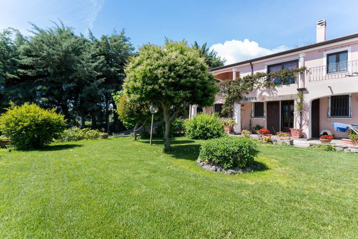 167 M² Huis ∙ 3 Slaapkamers ∙ 7 Gasten - Orosei