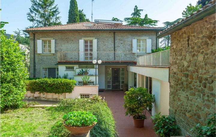 300 M² House ∙ 6 Bedrooms ∙ 11 Guests - Rimini
