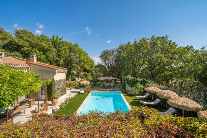 220 M² Maison De Vacances ∙ 5 Chambres ∙ 10 Personnes - Éguilles