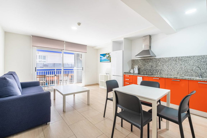 65 M² Aparthotel ∙ 2 Habitaciones ∙ 5 Huéspedes - Villajoyosa
