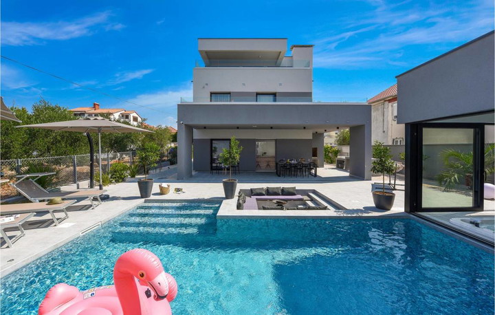 350 M² House ∙ 3 Bedrooms ∙ 6 Guests - Zadar
