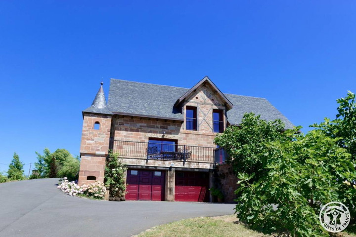 200 M² Gîte ∙ 5 Chambres ∙ 12 Personnes - Corrèze