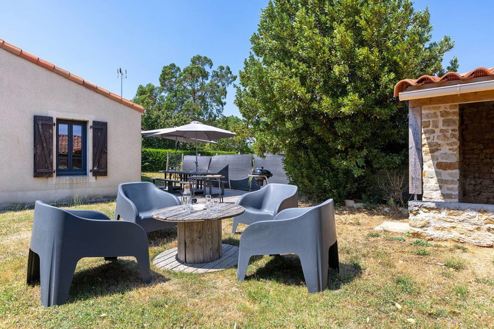 192 M² Cottage ∙ 4 Bedrooms ∙ 14 Guests - Vendée